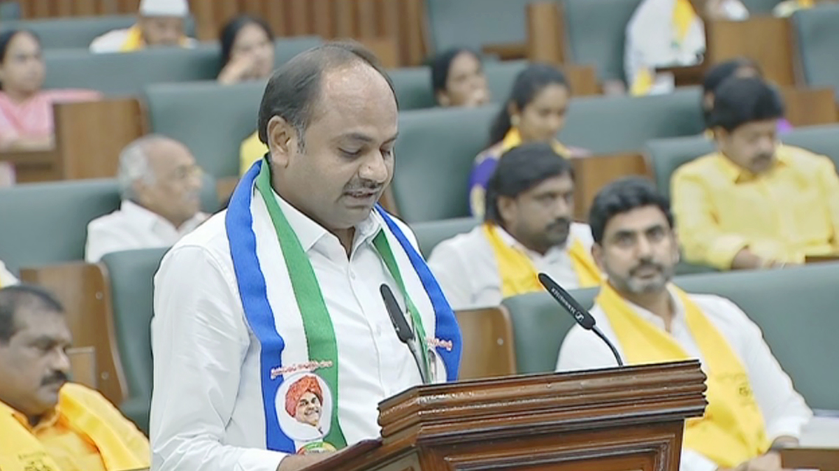 వైఎస్సార్‌సీపీ ఎమ్మెల్యేల ప్రమాణ స్వీకారం.. అసెంబ్లీ ఛాంబర్‌లో జగన్‌తో భేటీ (ఫొటోలు) | YSRCP ...